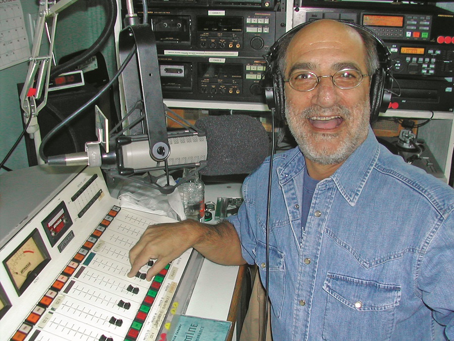 WOMR’s John Perrone, 70, Dies of Covid-19 - The Provincetown Independent