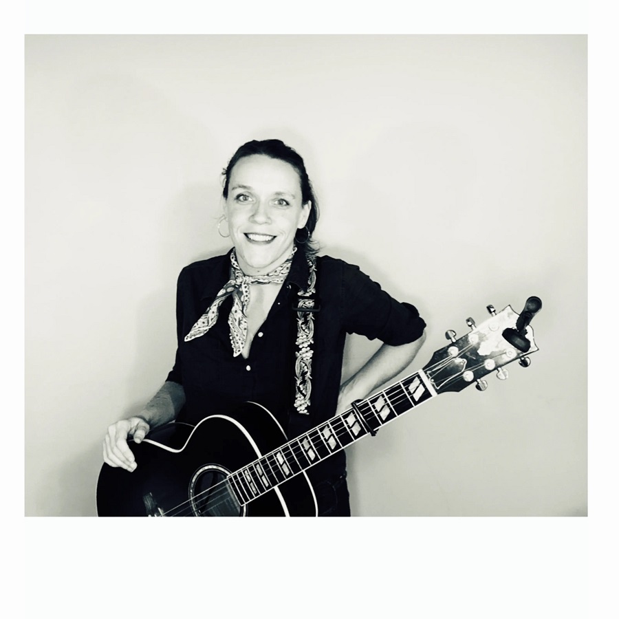 Zoë Lewis Believes in Magic - The Provincetown Independent