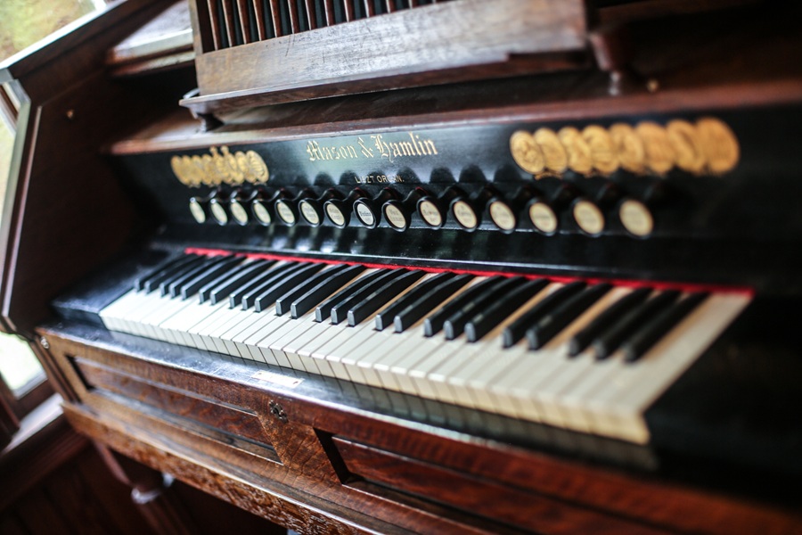 A Pump Organ Finds Its Voice Again - The Provincetown Independent
